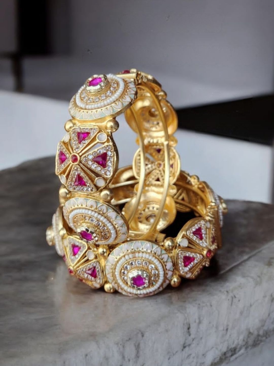 BANGLES – HOUSE OF PRANIV